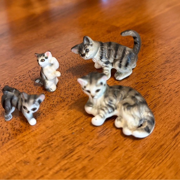 Crown | Other | Bone China Tabby Cat Family | Poshmark